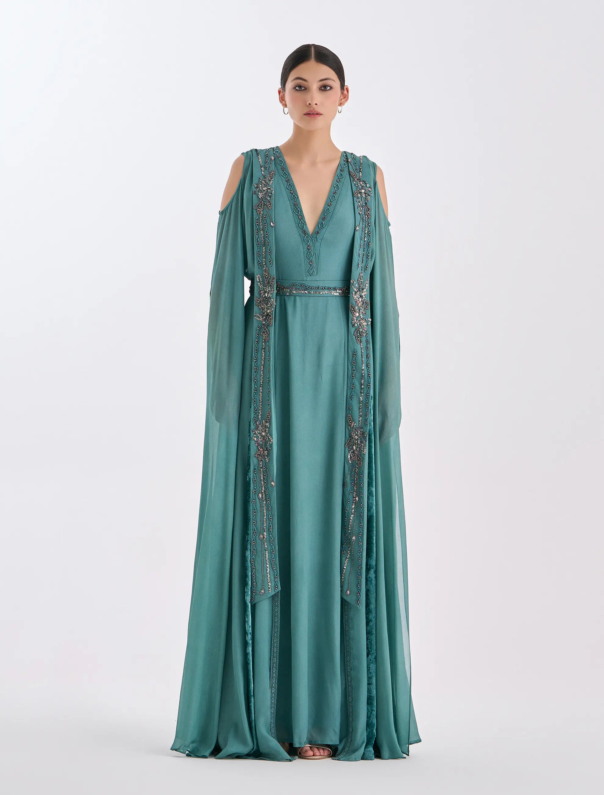 Long dress in blue with cold shoulders